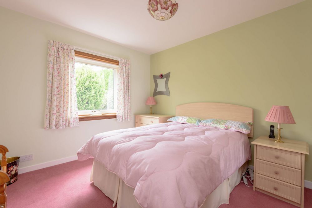 Property details - Paris Steele
